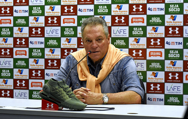 Abelão não poupa críticas ao gramado do Maracanã - Fluminense: Últimas ... Abelão não poupa críticas ao gramado do Maracanã - Fluminense: Últimas ...