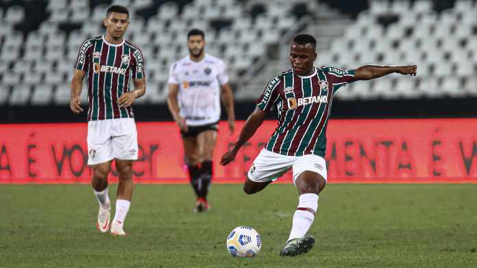 Boa estreia? Confira os números de Jhon Arias em sua primeira partida ... Boa estreia? Confira os números de Jhon Arias em sua primeira partida ...